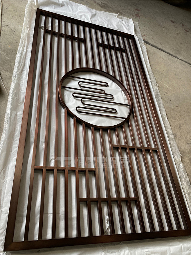 不锈钢焊接轻简屏风，拉丝红古铜不锈钢屏风