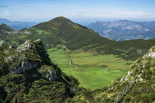 令人印象深刻的自然公园的Picos de Europa。