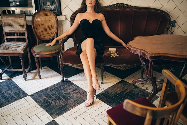 Fashion details of elegant beautiful woman sitting in vintage cafe in ...
