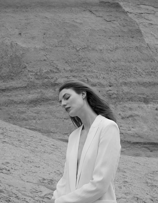 Andrea Zvadova 人像摄影作品【LAV magazine】-花瓣网