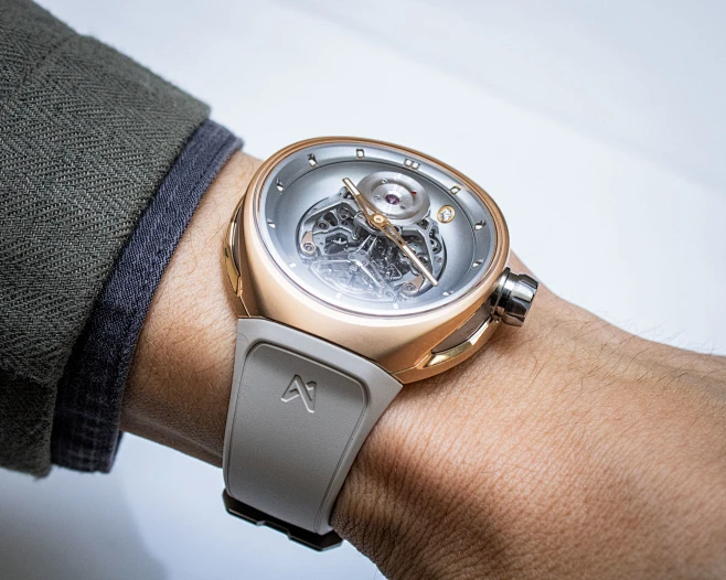 Hands-On: Vanguart Orb Levitating Flying Tourbillon Watch ...