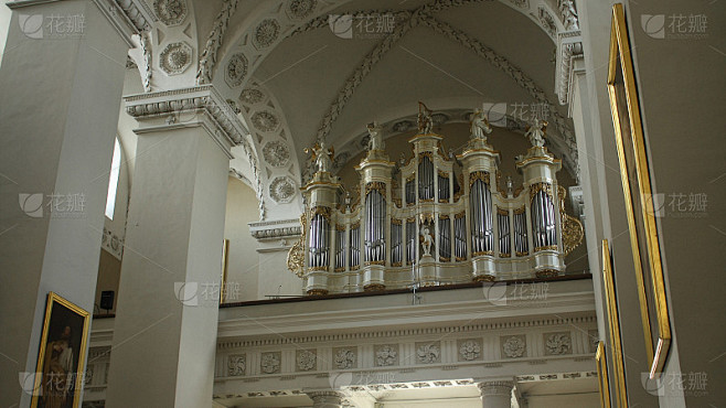 圣斯坦尼斯劳斯和圣拉迪斯劳斯大教堂