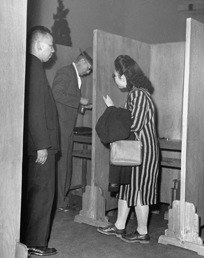 伯恩斯的中国摄影集.By Jack Birns.美国生活杂志.1947至1949年.带英文书签_页面_0011-花瓣网