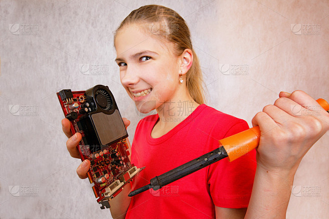 一个歇斯底里的年轻电脑修理工