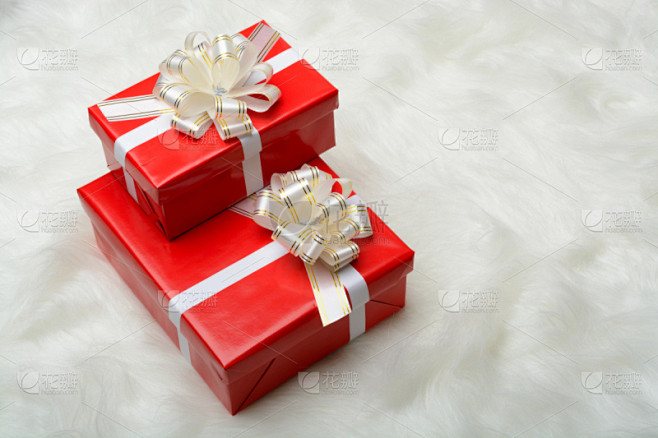 盒子,红色,礼物,两个物体,美,住宅房间,新的,水平画幅,无人