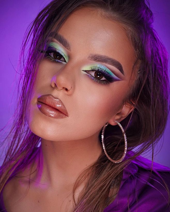 @essence_cosmetics Photo by on March 12, 202