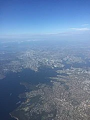 180px-Sydney_view_from_plane-花瓣网