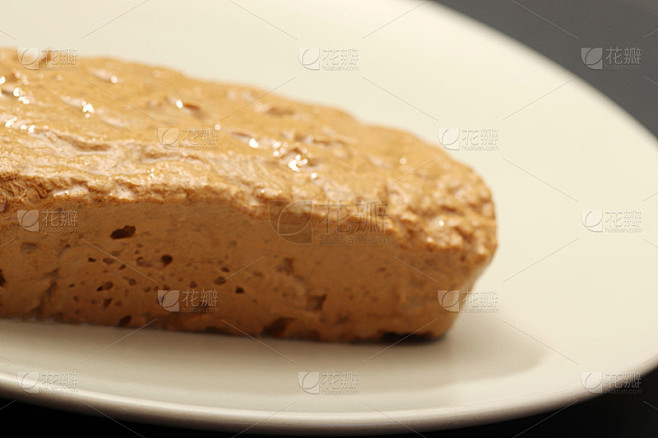 传统的土耳其甜点halva。土耳其菜。