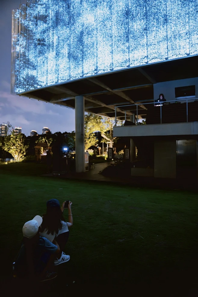 027-Luxe-Lakes-CPI-SIGHT-Art-Center-China-by-VARI-Design-960x1440-花瓣网