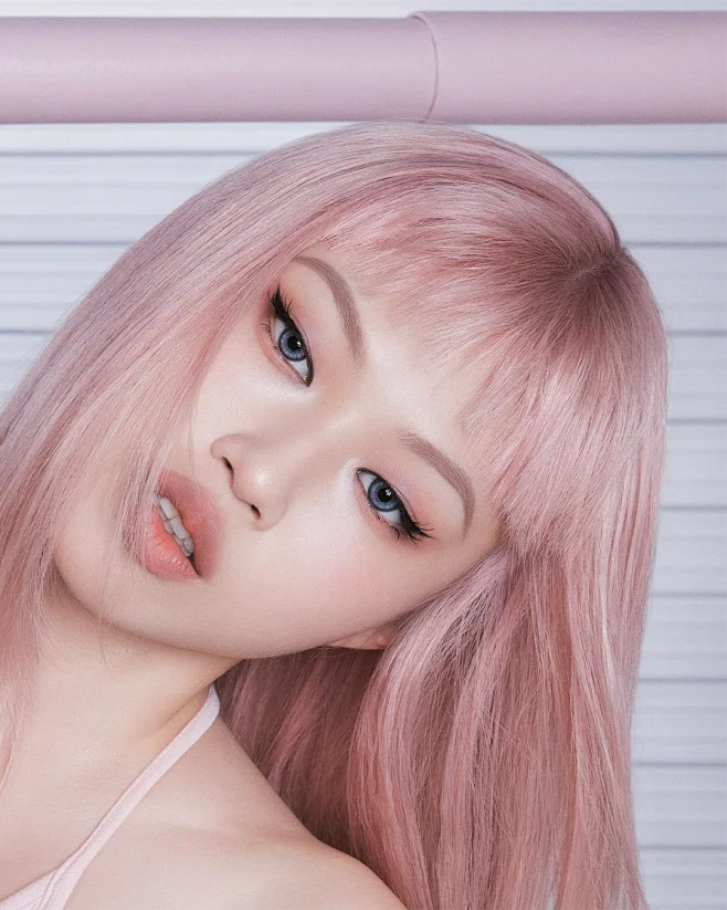 Photo shared by 투슬래시포 TWO SLASH FOUR on April 24, 2025 tagging @risabae_art, and @tofuziho. 可能是 ...