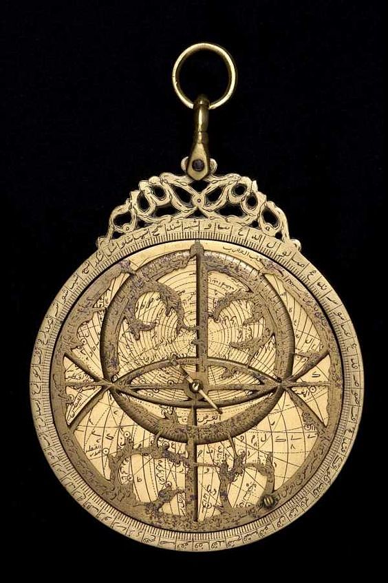 工艺品｜星盘（英语：Astrolabe，希腊语：ἁστρολάβον astrolabon 'star-taker')是古希腊的一项发明。通常 ...