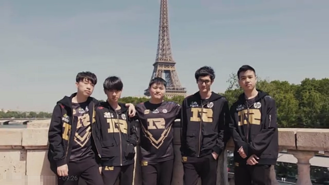 从左到右：小虎，小明，uzi，karsa，therang【RNG】【英雄联盟LOL】【皇族电子竞技】