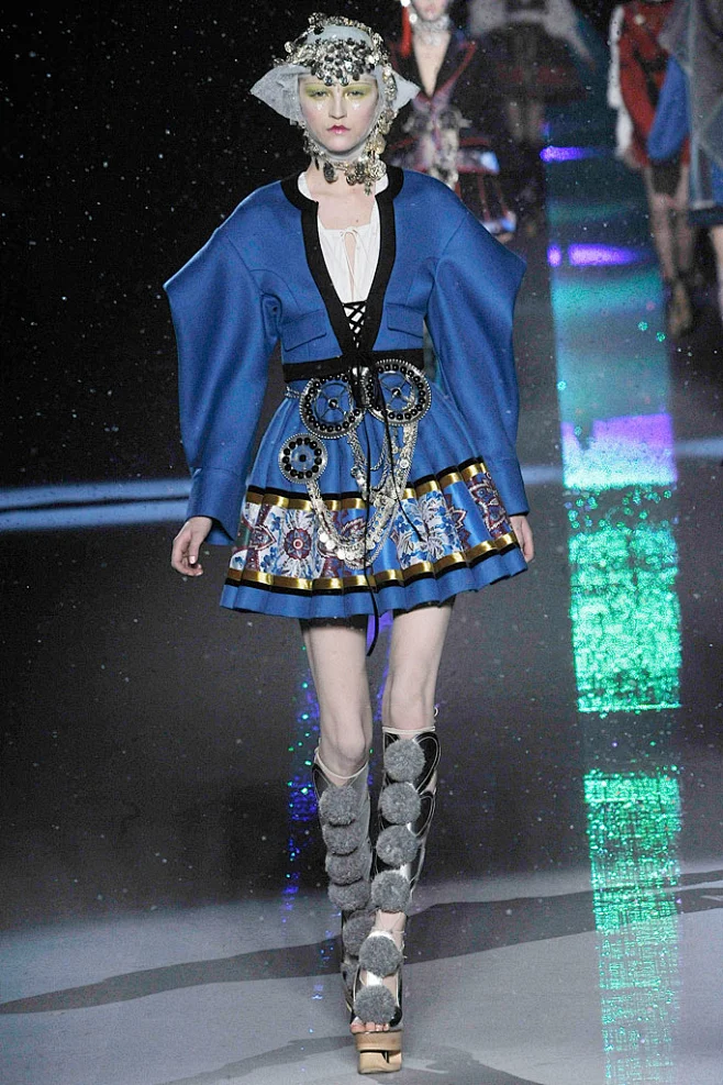 John Galliano Fall 2009 Ready-to-Wear - Details - Gallery - Style.com ...