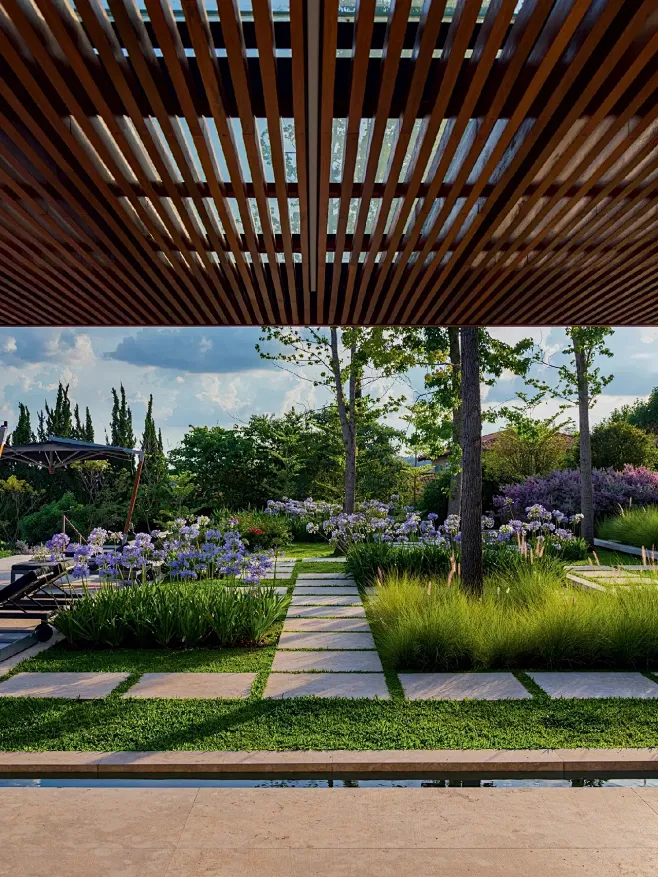 精致有序的理性几何之美 | RAF Garden : RAF Garden是来自巴西知名景观设计师Alex Hanazaki的花园作品，项目 ...
