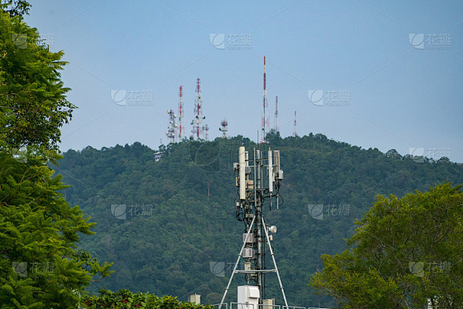 信号发射塔和信号接收塔