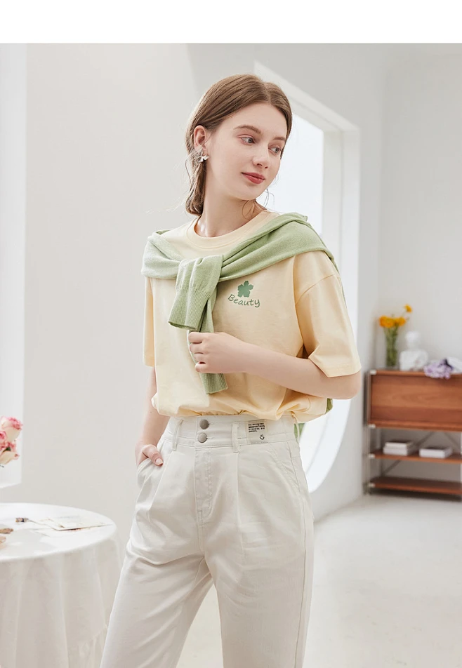 三彩2022早春新款圆领印花T恤女纯棉上衣奶油黄宽松休闲ins风短袖-tmall.com天猫-花瓣网