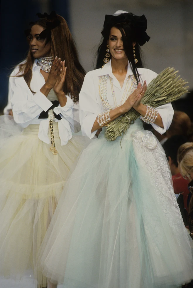 Chanel Spring 1992 Ready-to-Wear Fashion Show : The complete Chanel ...