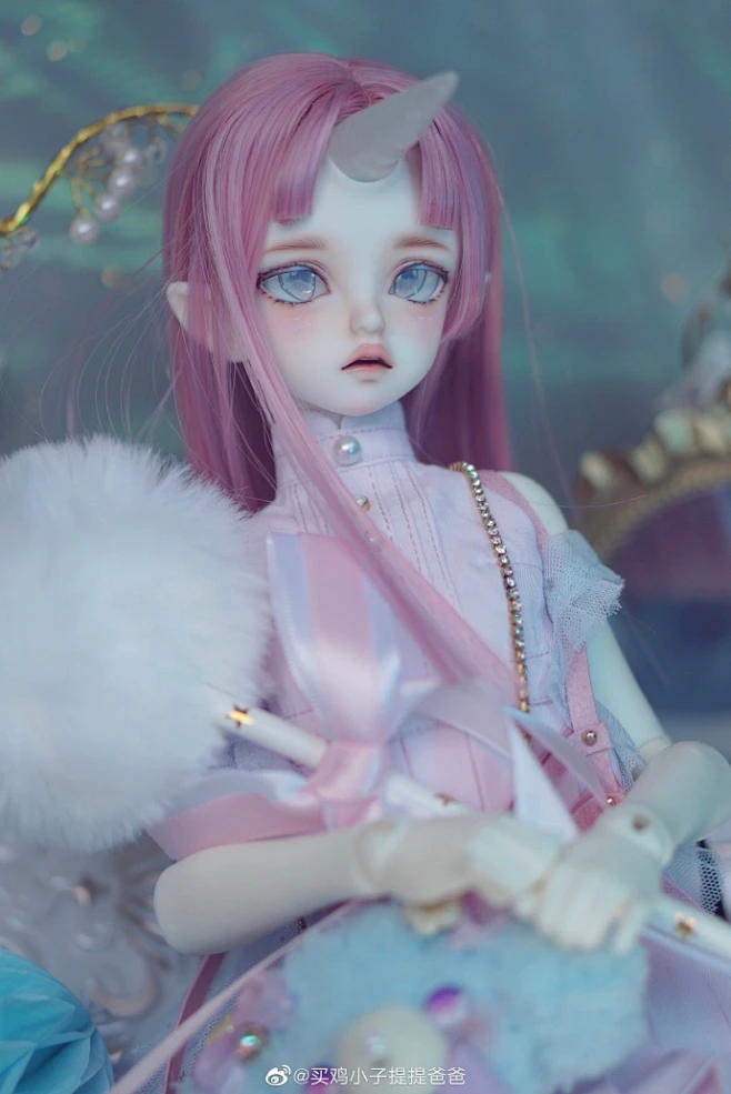 #BJD妆# soom@SOOM_KOREA shale 囤积的妆图开始放送。 是之前画的梦幻小马。眼线是有珠光效果的XD给他试了各种各样的眼 ...