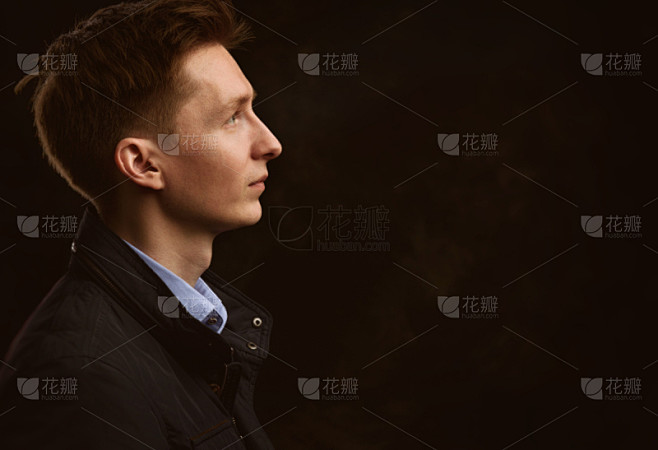 青年男人,男性美,注视镜头,侧面像,水平画幅,肖像,特写,仅成年人,影棚拍摄,俄罗斯