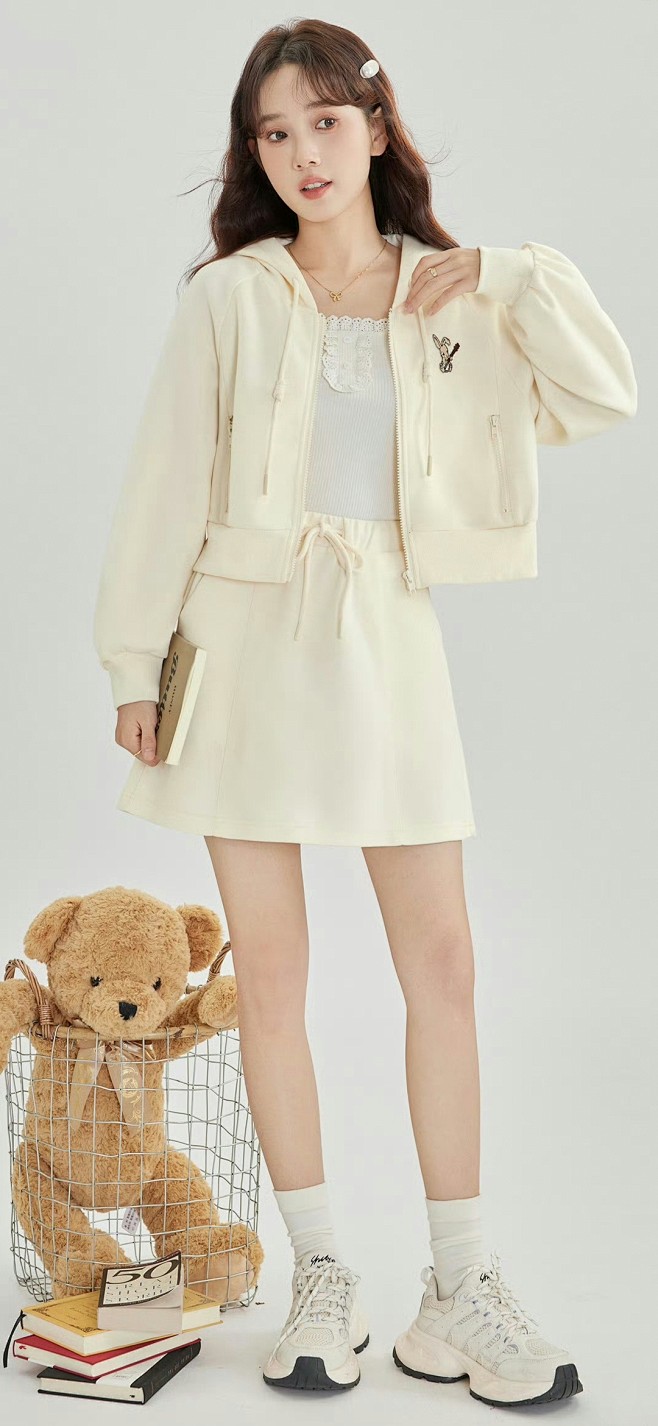 品牌：玲玖是个梦想家 采集@别致的七