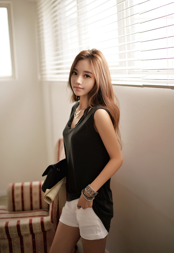 SonYounJu 140621图片_SC更新(黑色舒适简约打底衫)_孙允珠吧_百度贴吧