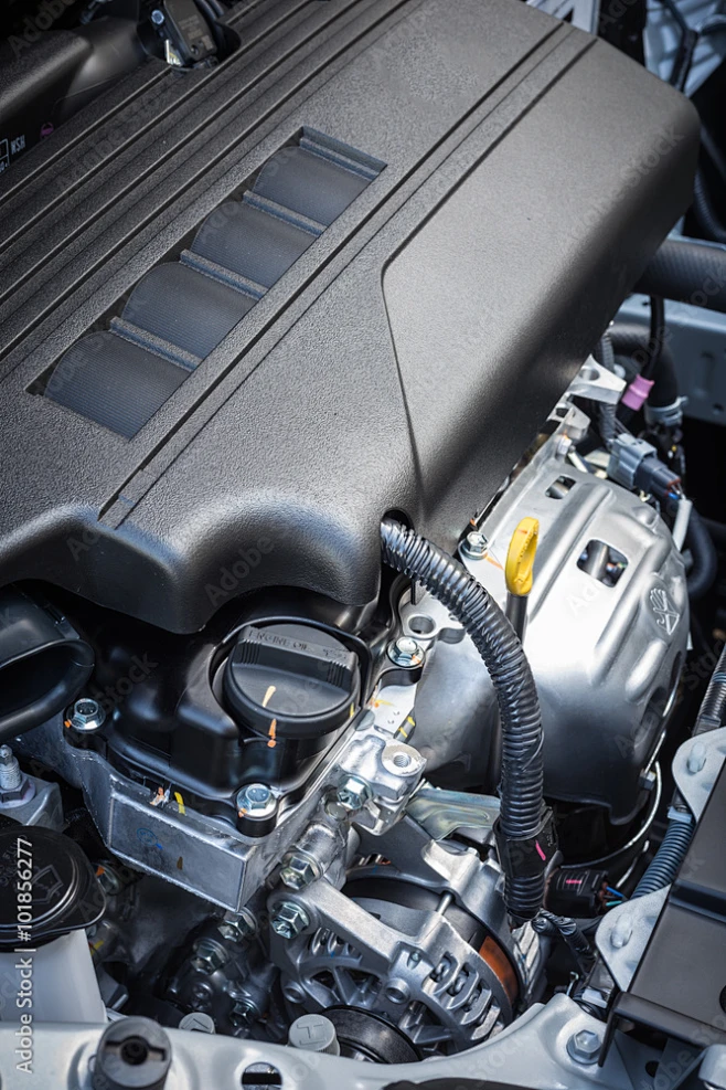 Detail of new car engine-花瓣网
