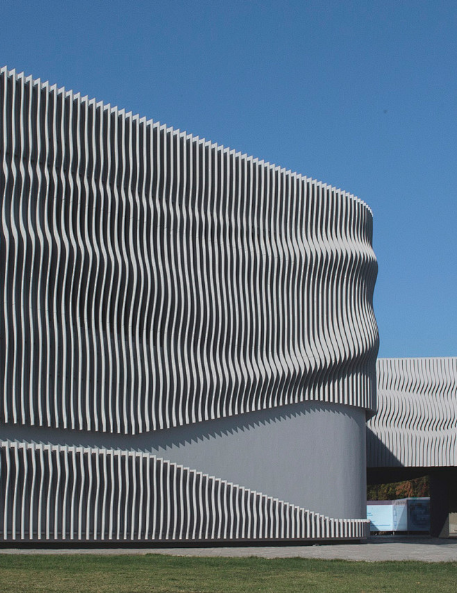 Apicalre-Form-Facade-Design-07