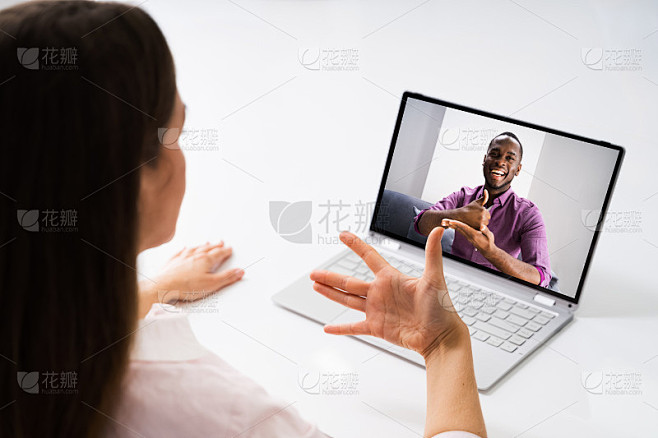 手语失聪残疾人