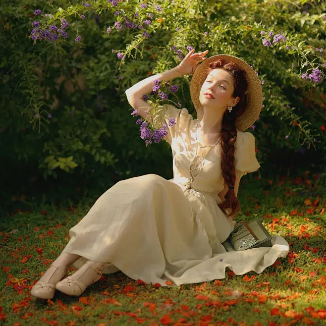 These elegant Osmanthus Fragrans earrings are crafted from the ...