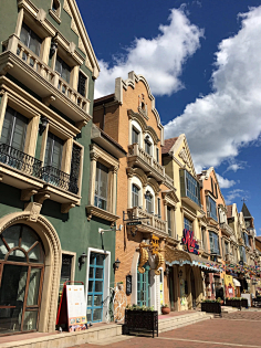 街景/欧式建筑-花瓣网|陪你做生活的设计师 | Camila Román on Flickr, July 2013 London Townhouse, London House, London ...