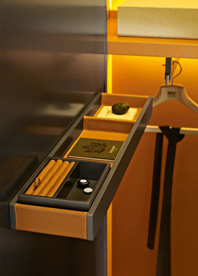 big-39-BEB_ITALIA-BACKSTAGE-BACKSTAGE_39-花瓣网