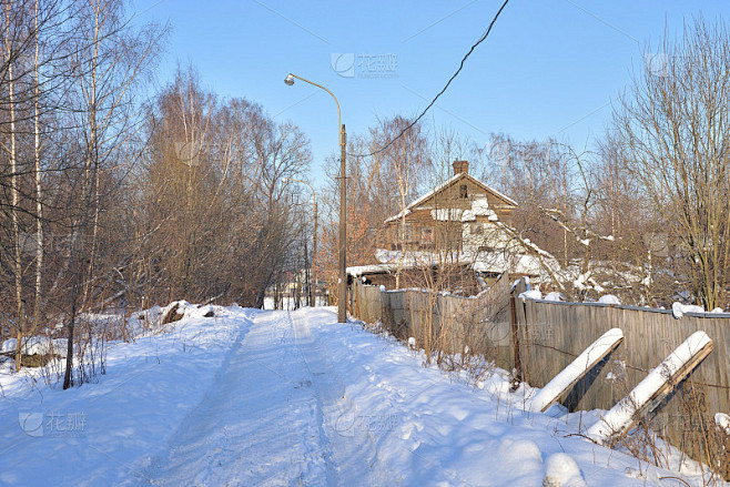 Ust-Slavyanka村的街道。