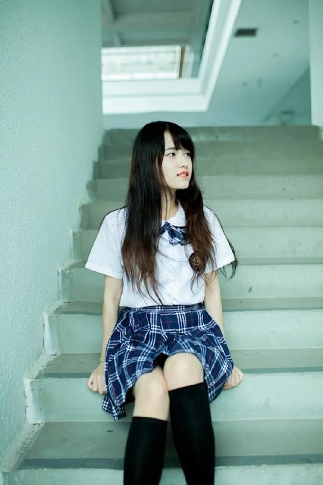 校服女生0606