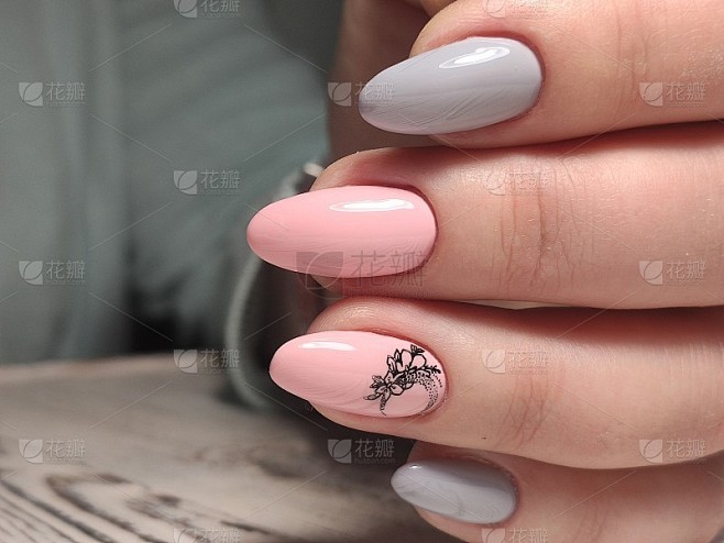 时尚的美甲设计在一个美丽的背景。