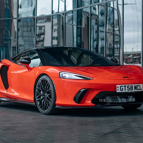 2024 迈凯伦 GTS 英国版正面图-花瓣网