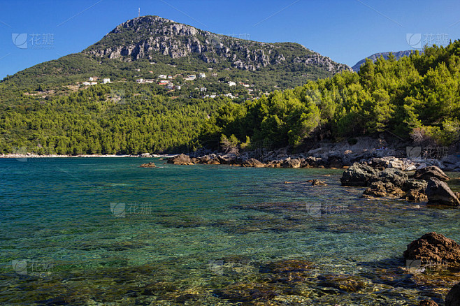 亚得里亚海美丽的海滩。黑山。