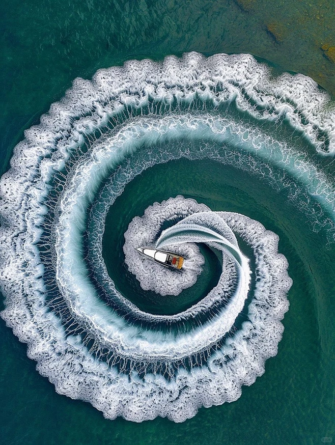 旋一个，太酷辣_6_HE Design_来自小红书网页版-花瓣网