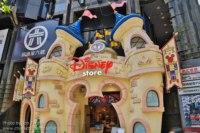 DDE May 2013 - Visting the Disney Store… of course | 相片擁有者 PeterPanFan
