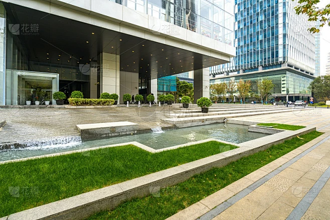 这座现代化的城市建在中国上海的金融中心陆家嘴素材-花瓣网