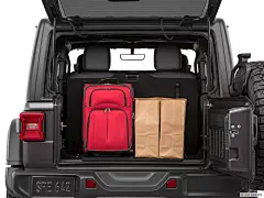 2021 jeep wrangler angled front-花瓣网