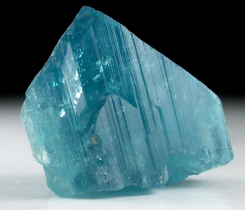 Euclase from Colombia by John Betts-花瓣网