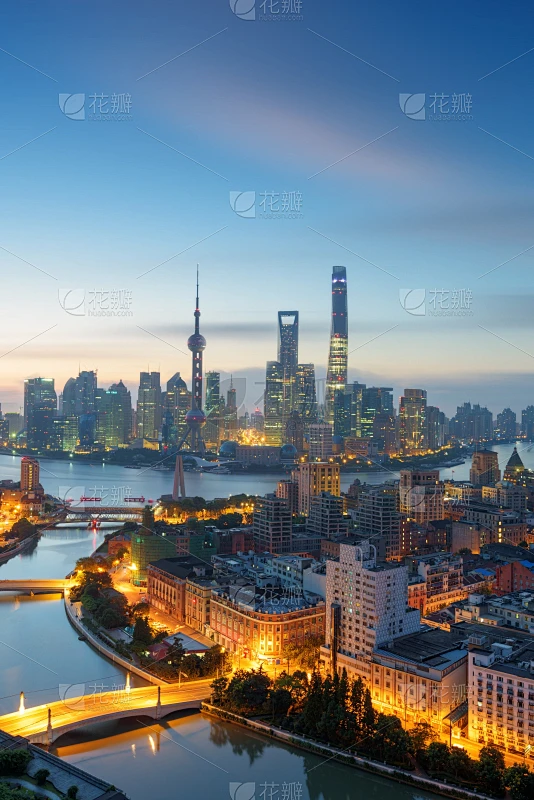 陆家嘴,黎明,垂直画幅,无人,黄浦江,浦东,金茂大厦,世界金融中心,都市风景,现代素材-花瓣网