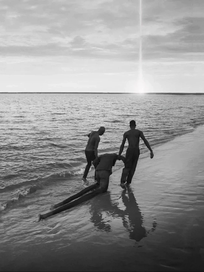 Adeolu Osibodu-花瓣网