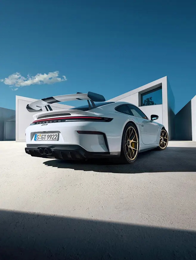 白色保时捷 911 GT3 后视图。-花瓣网