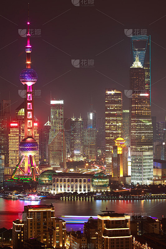 航拍上海外滩夜景天际线