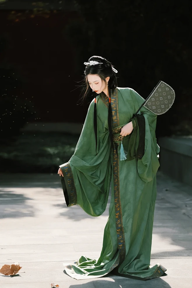 战国袍有种来自千年前的宿命感 ”-花瓣网