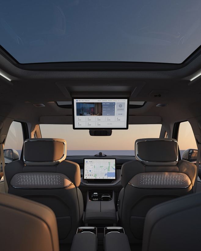 后排视角展示前排 EM90 驾驶舱。