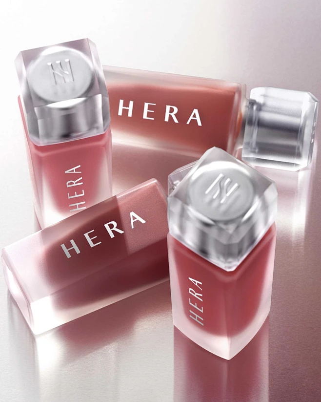 Photo by 헤라 HERA Official Account on July 04, 2021.-花瓣网