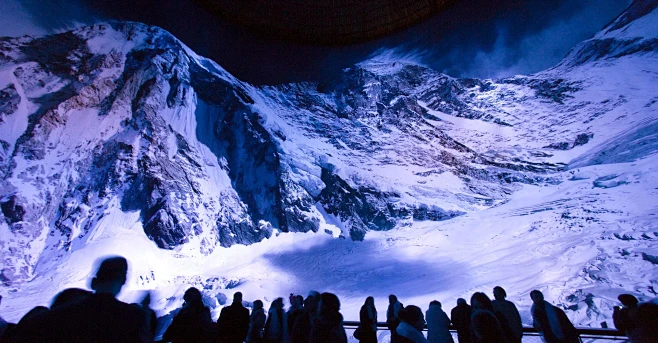 THE WALL at Checkpoint Charlie - Berlin's top tourist sight ...