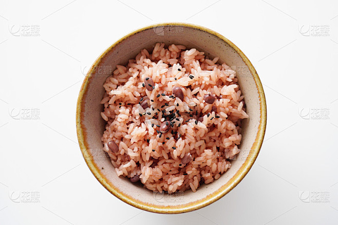 小豆蒸饭。喜庆的红米饭。